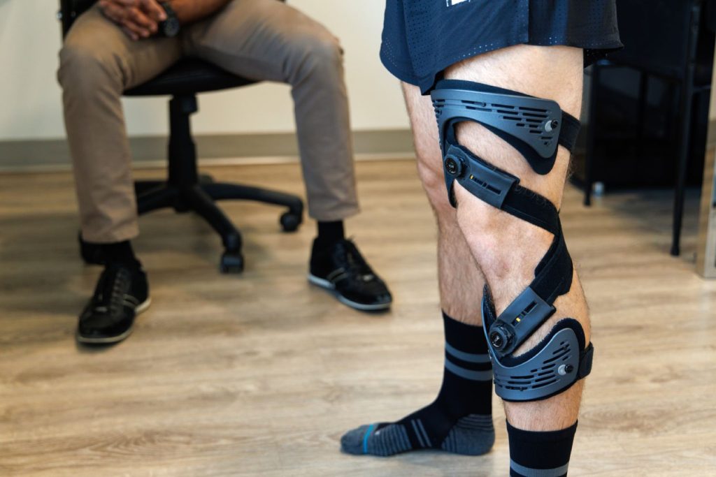 Custom Knee Bracing in Toronto | Leaside Sports Medicine